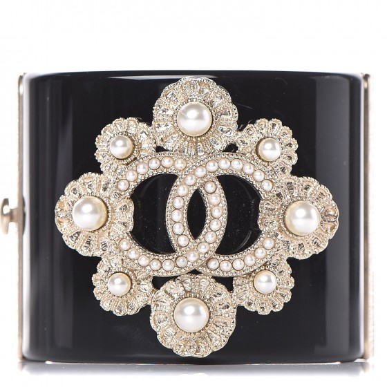 CHANEL Resin Pearl CC Cuff Black 318384 | FASHIONPHILE